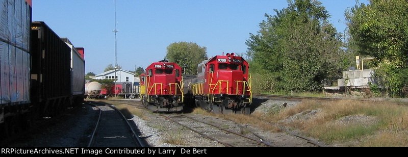 GNRR 9706, 9708 sitting in the yard